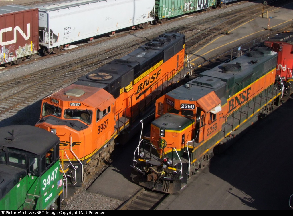 BNSF 8987
